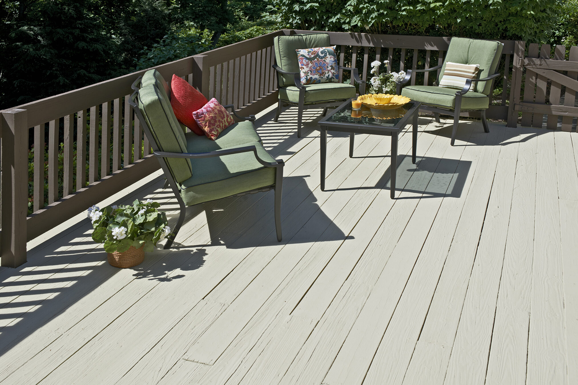 ZAR® NuDECK®: Wood & Concrete Water Based Restorative Coating