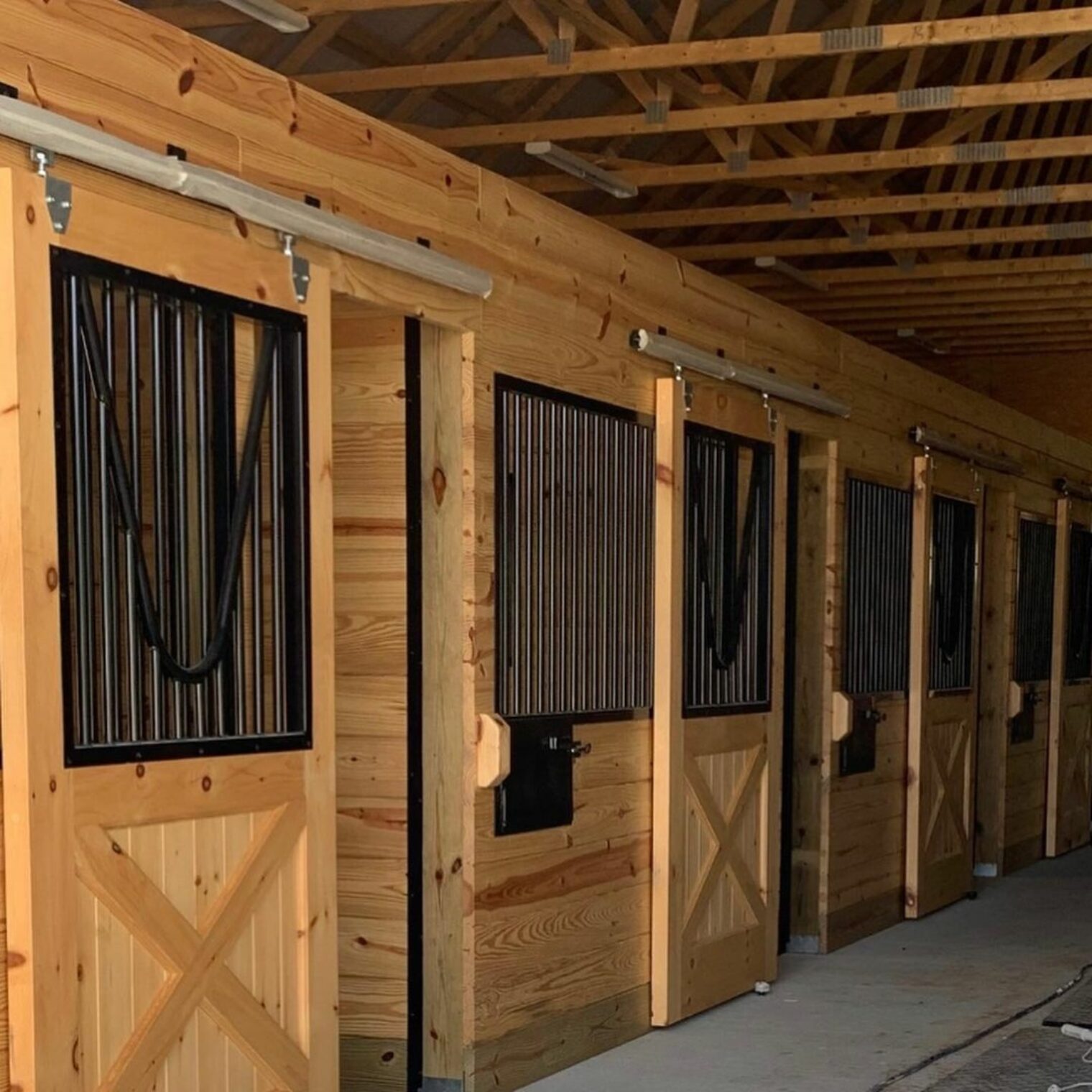 How To Apply Polyurethane to a Wood Door